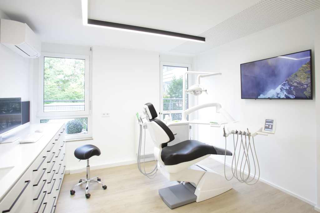 DR. SCHIML - ZAHNMEDIZIN UND ORALCHIRURGIE, Zahnarztpraxis in Nürnberg - Doctolib