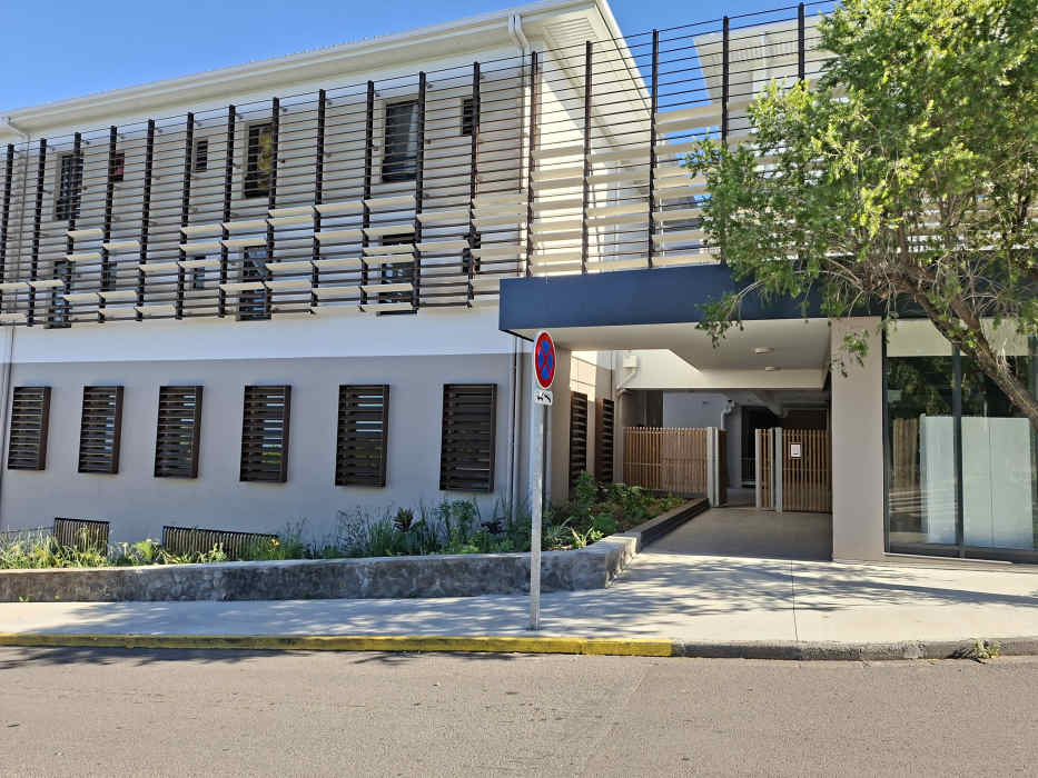 Dr Gaëlle COURAUD, Rhumatologue à Saint-Pierre : Prenez RDV en ligne ...