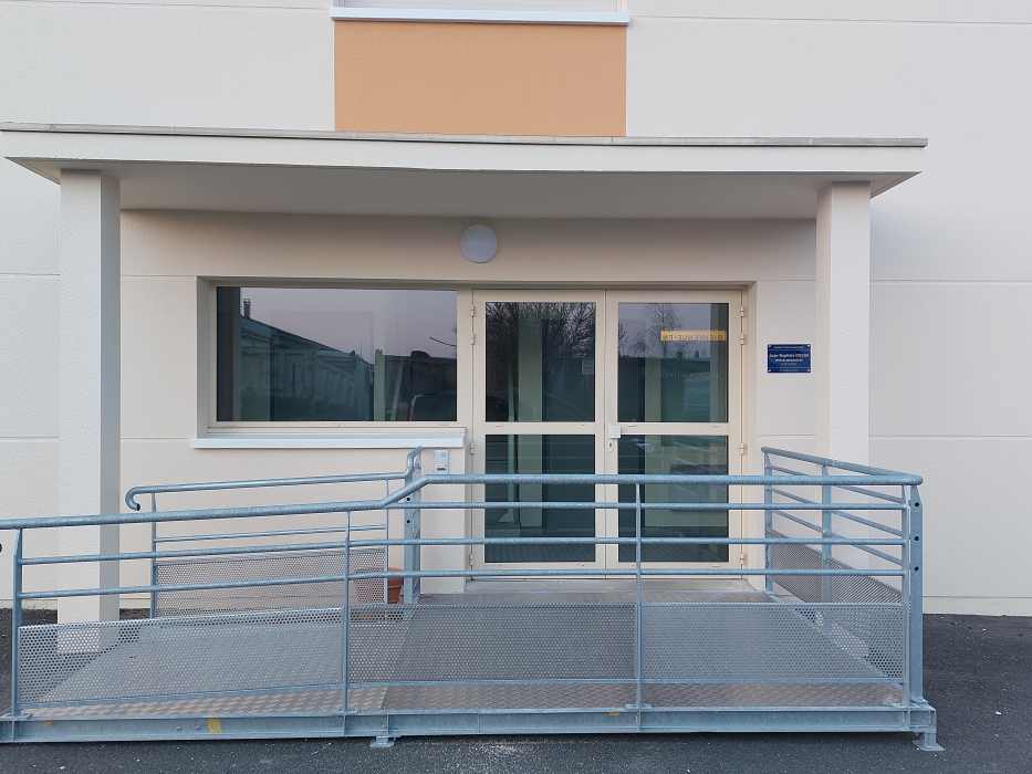 Dr Jean-Baptiste DOSSA, Ophtalmologue à Buxerolles - Doctolib