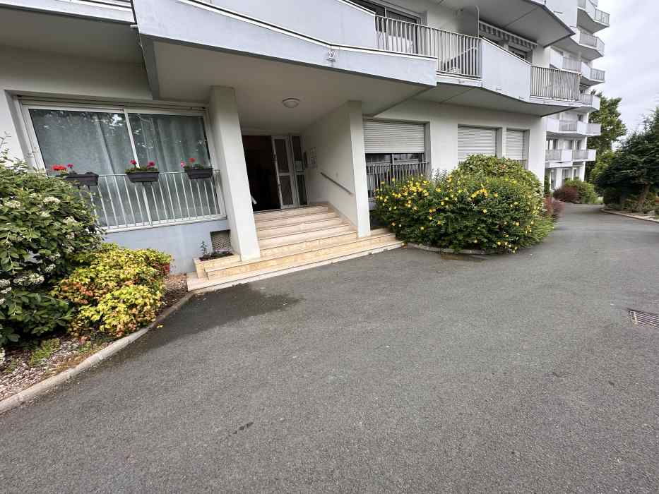 Dr Ina FISTICANU, Ophtalmologue à Cholet : Prenez rendez-vous en ligne ...