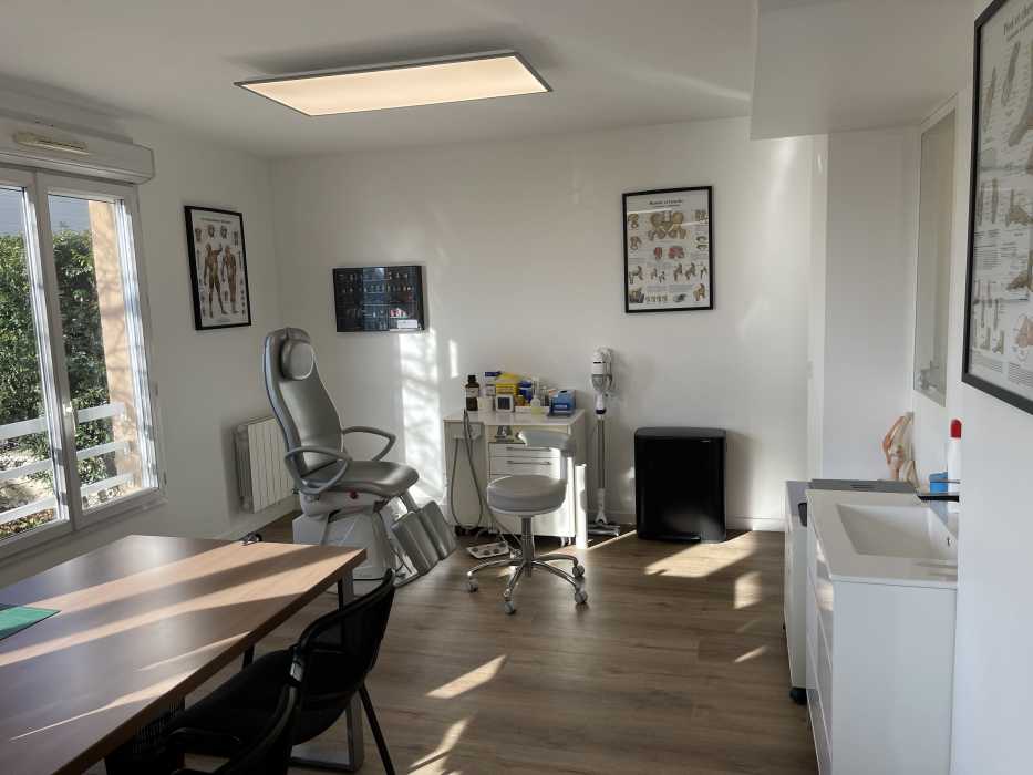 M. Romain BENOZENE, Pédicure-podologue à Cergy : Prenez RDV en ligne ...