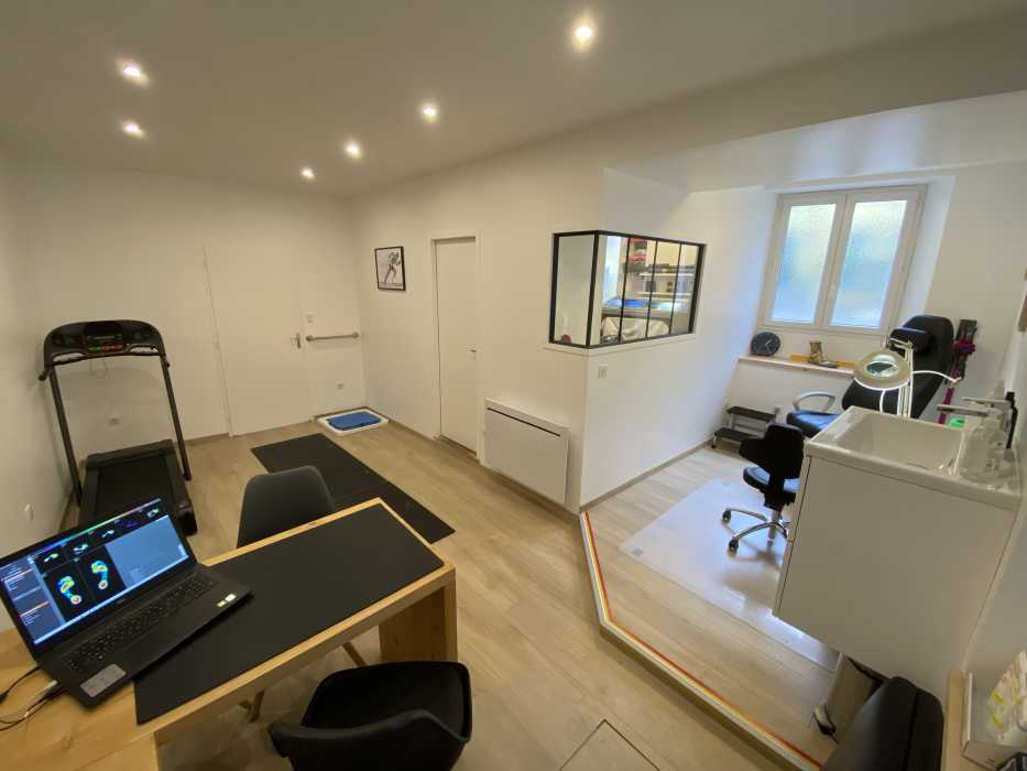 Adrien Angelvy, Pédicure-podologue à Aix-les-Bains - Doctolib