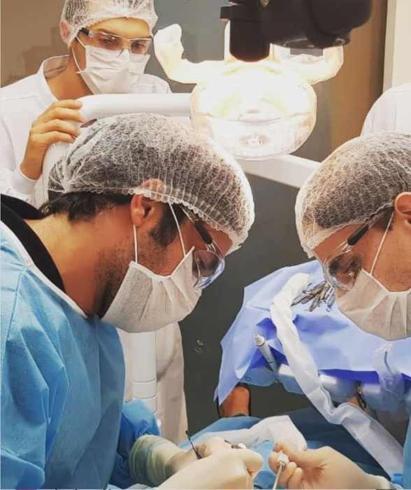 Dr Umberto RUSSO, Chirurgien-dentiste à Paris : Prenez RDV en ligne - Doctolib