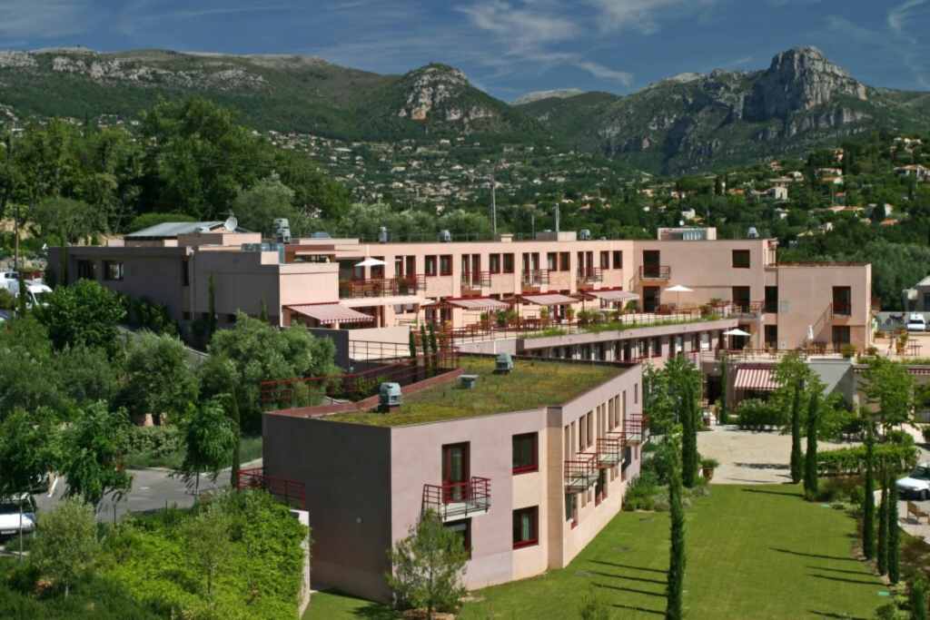 Maison de retraite La Bastide des Cayrons (Groupe emeis), EHPAD à Vence ...
