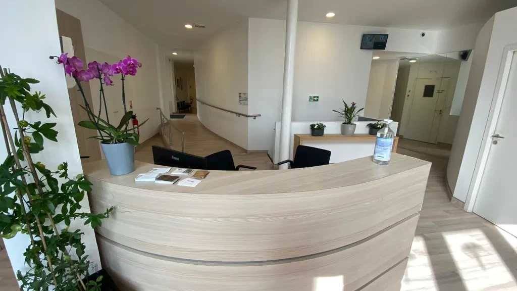 Dr Karim SEBAA, Rhumatologue à Paris : Prenez rendez-vous en ligne ...