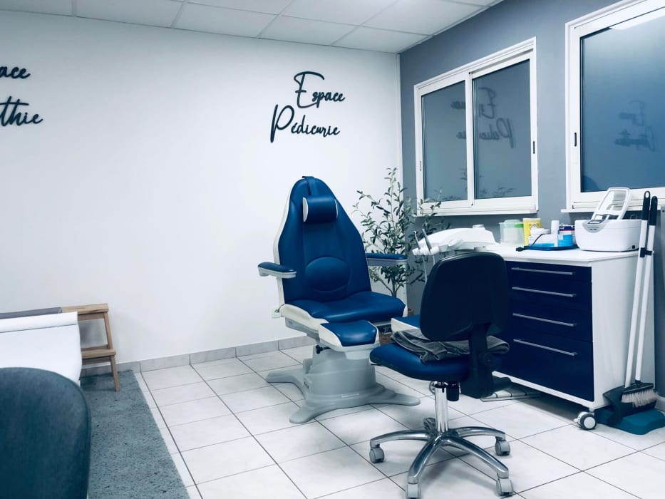 M. Benjamin FEUILLET, Pédicure-podologue à L'Aigle - Doctolib