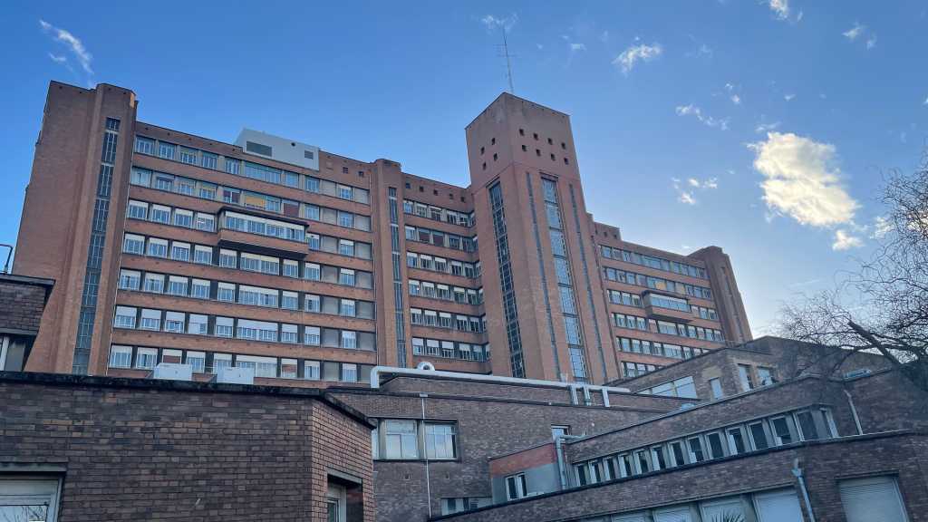 Dr Jules DESCAMPS, Chirurgien orthopédiste et traumatologue à Paris