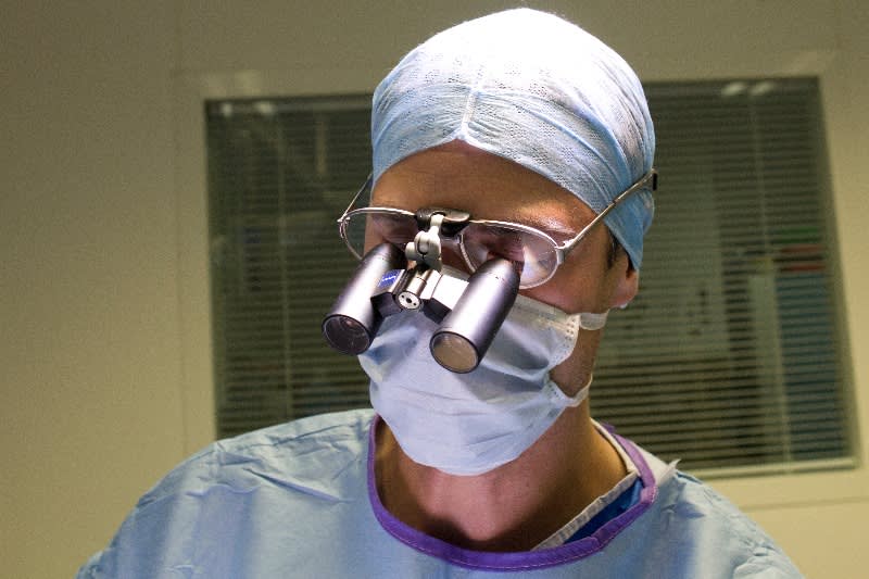 Dr Nicolas Gibert, Chirurgien orthopédiste et traumatologue à Arnas ...