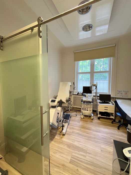 Frau Dr. med. Anna Ledermann, Hautarzt / Dermatologe in Berlin - Doctolib