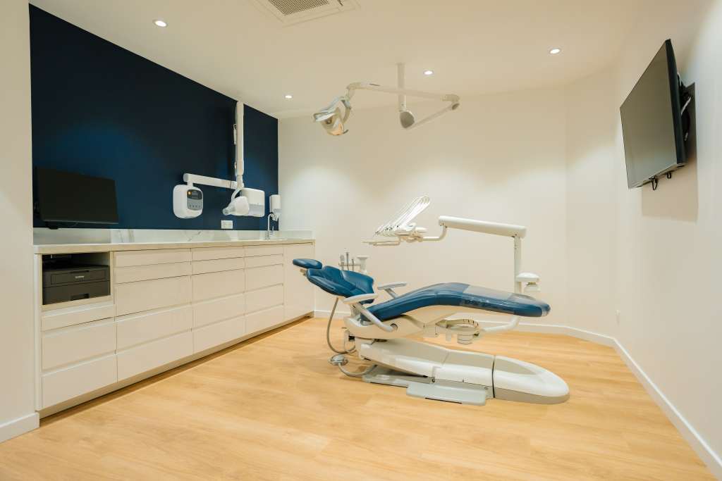 Dr Iris MATHIEU, Chirurgien-dentiste à Paris : Prenez RDV en ligne ...