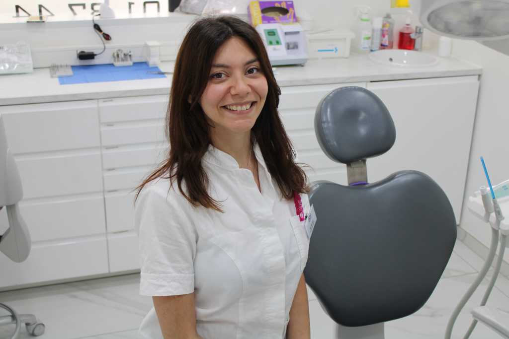 Dr Flora DIACO, Chirurgien-dentiste à Paris : Prenez RDV en ligne ...