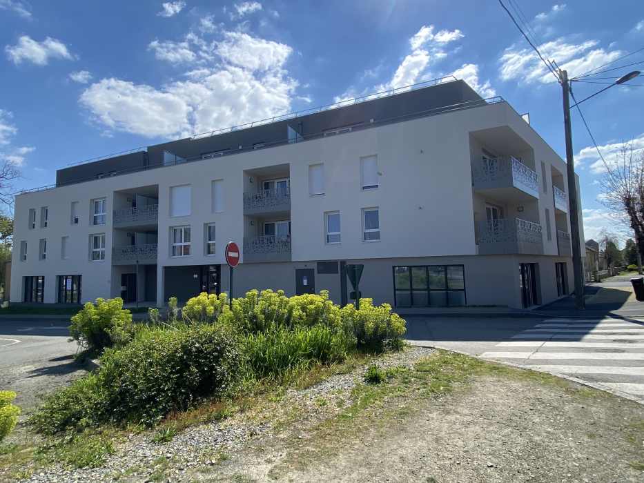 Mme Claire Poncel, Ostéopathe à : Prenez rendez-vous en ligne - Doctolib