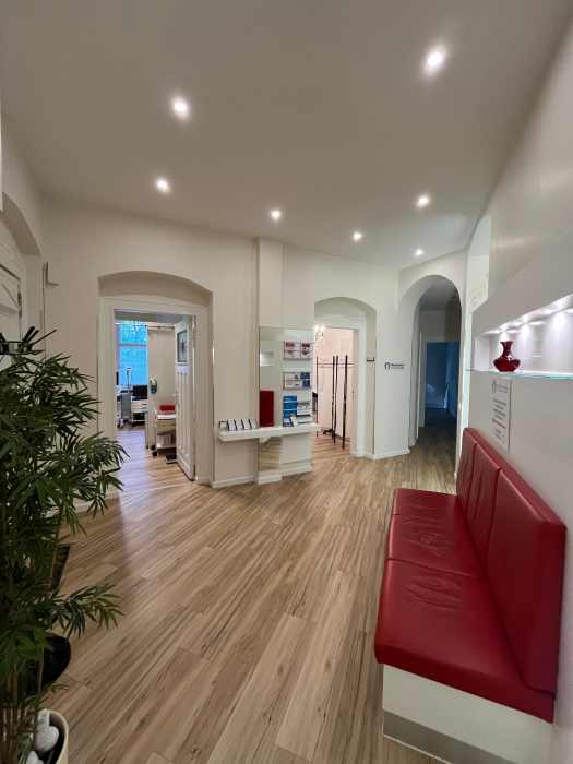 Frau Dr. med. Anna Ledermann, Hautarzt / Dermatologe in Berlin - Doctolib