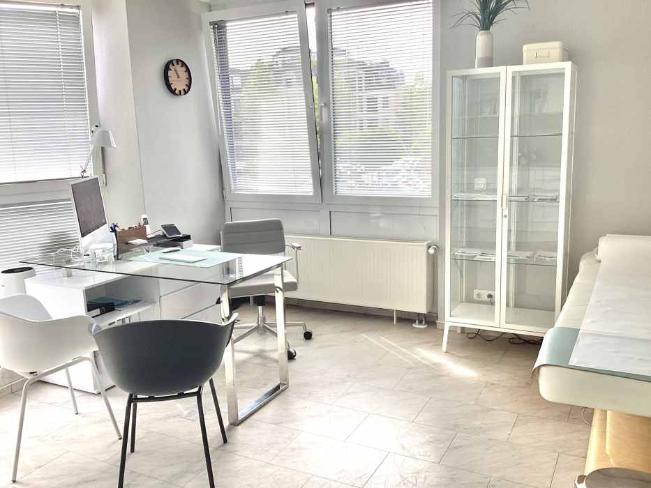 Hausarztpraxis Refrath Dipl.-Psych. Jenny Mennenga-Boos / Dr. Sarah ...