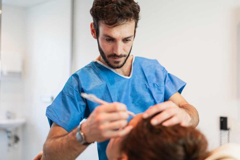 Dr Robin RUIZ, Chirurgien maxillo-facial et stomatologue à Paris, Bourg ...