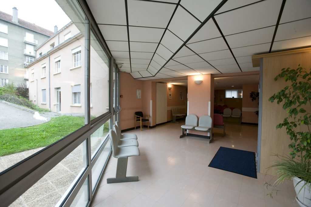 Dr Caroline Perret, Rhumatologue à Guéret : Prenez RDV en ligne - Doctolib