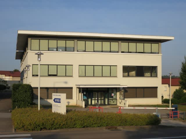 Dr Laura FABRE, Ophtalmologue à Besançon : Prenez rendez-vous en ligne ...