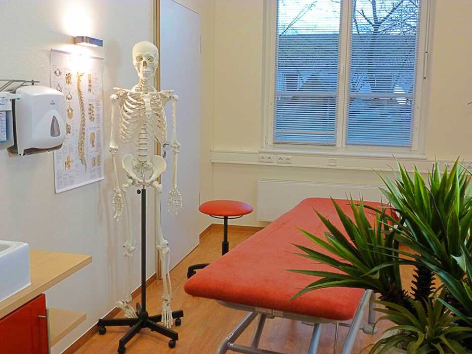 Herr Senoussi Kaba, Orthopäde und Unfallchirurg in Hannover - Doctolib